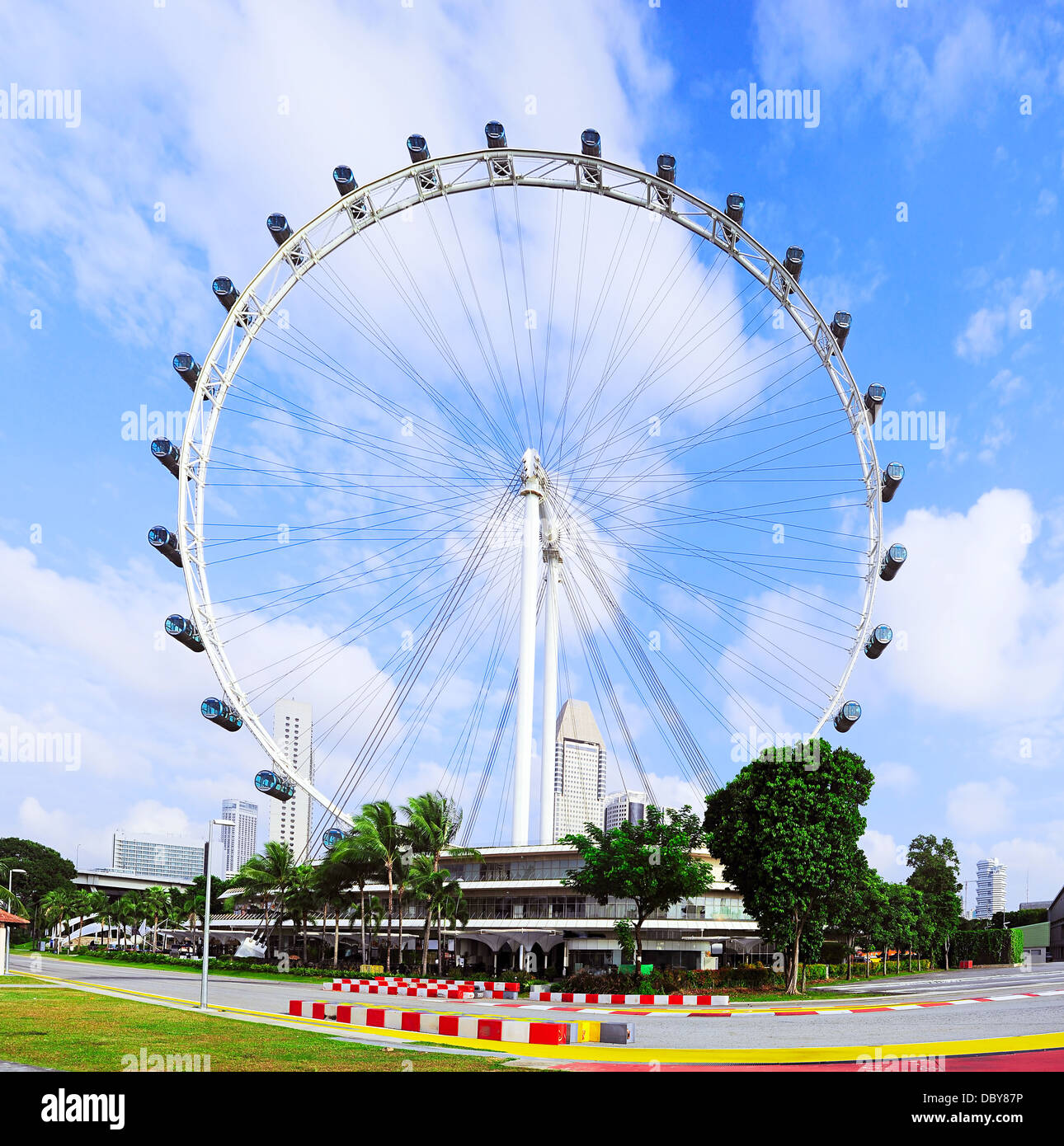Singapore Flyer - the Largest Ferris Wheel in the World Stock Photo - Alamy