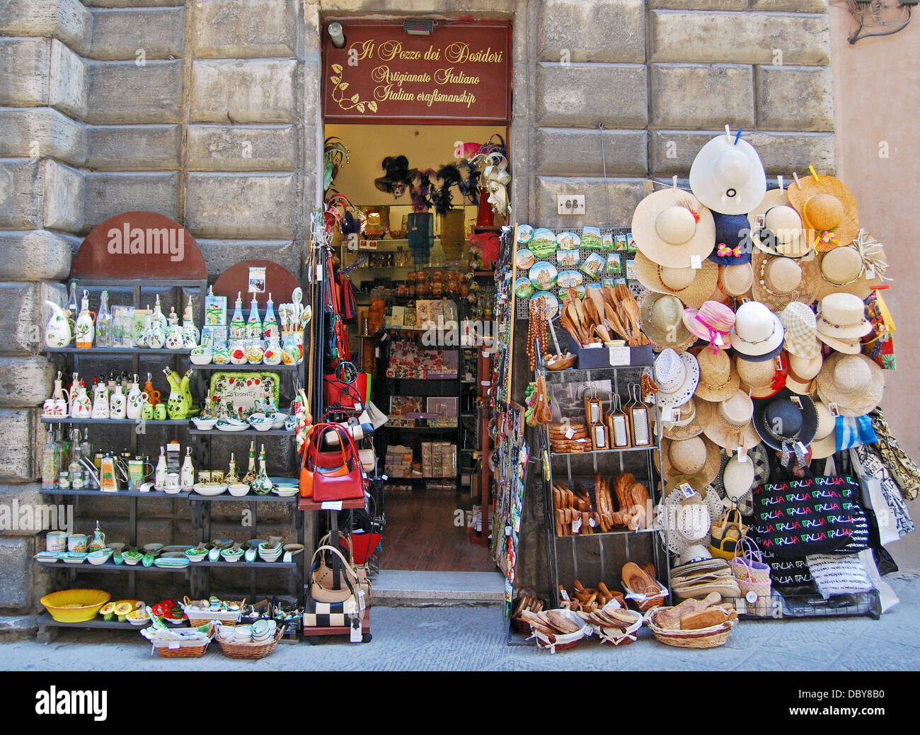 Italian crafts hi-res stock photography and images - Alamy
