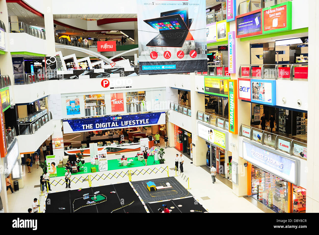 Famous computer market in singapore hi-res stock photography and images ...