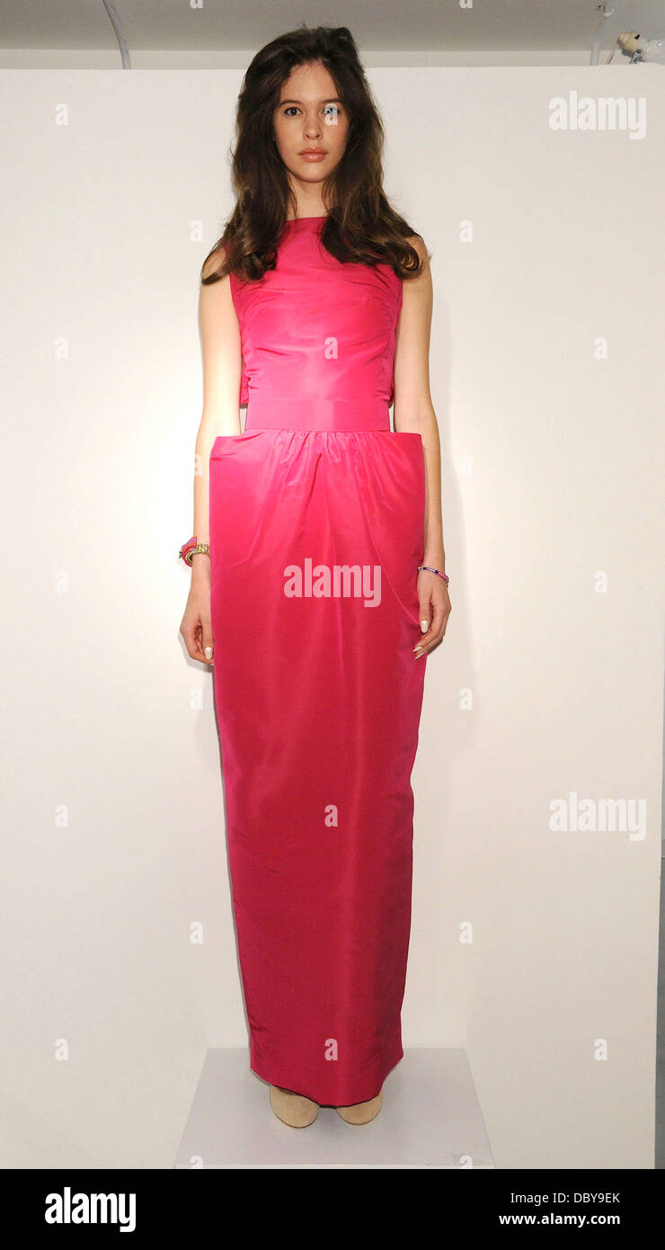 Model New York Mercedes-Benz Fashion Week Spring 2012 - Katie Ermilio ...
