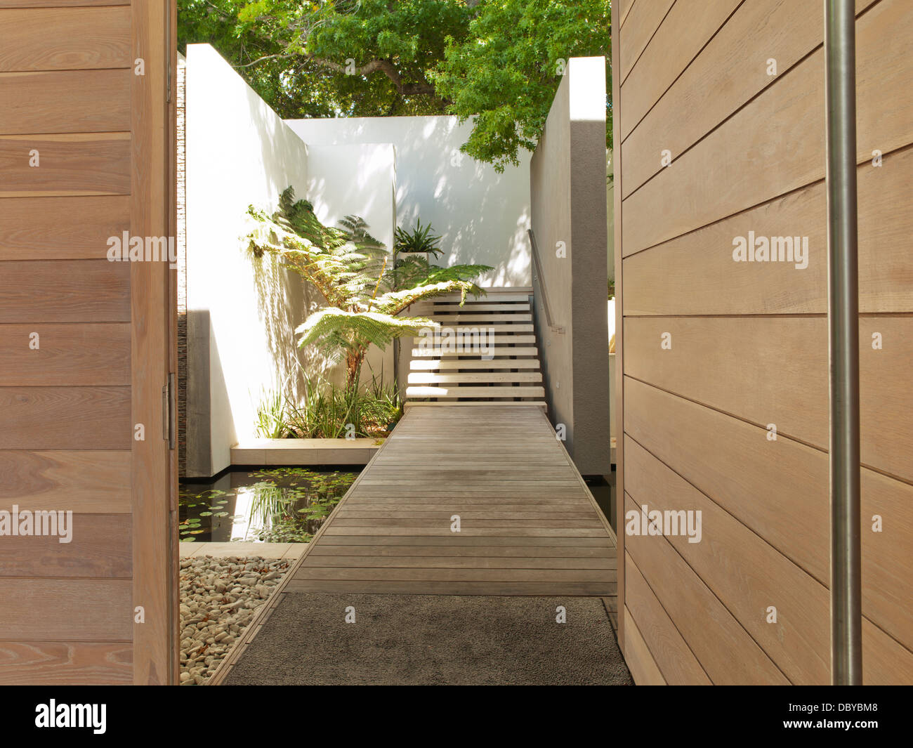 Modern footbridge hi-res stock photography and images - Alamy