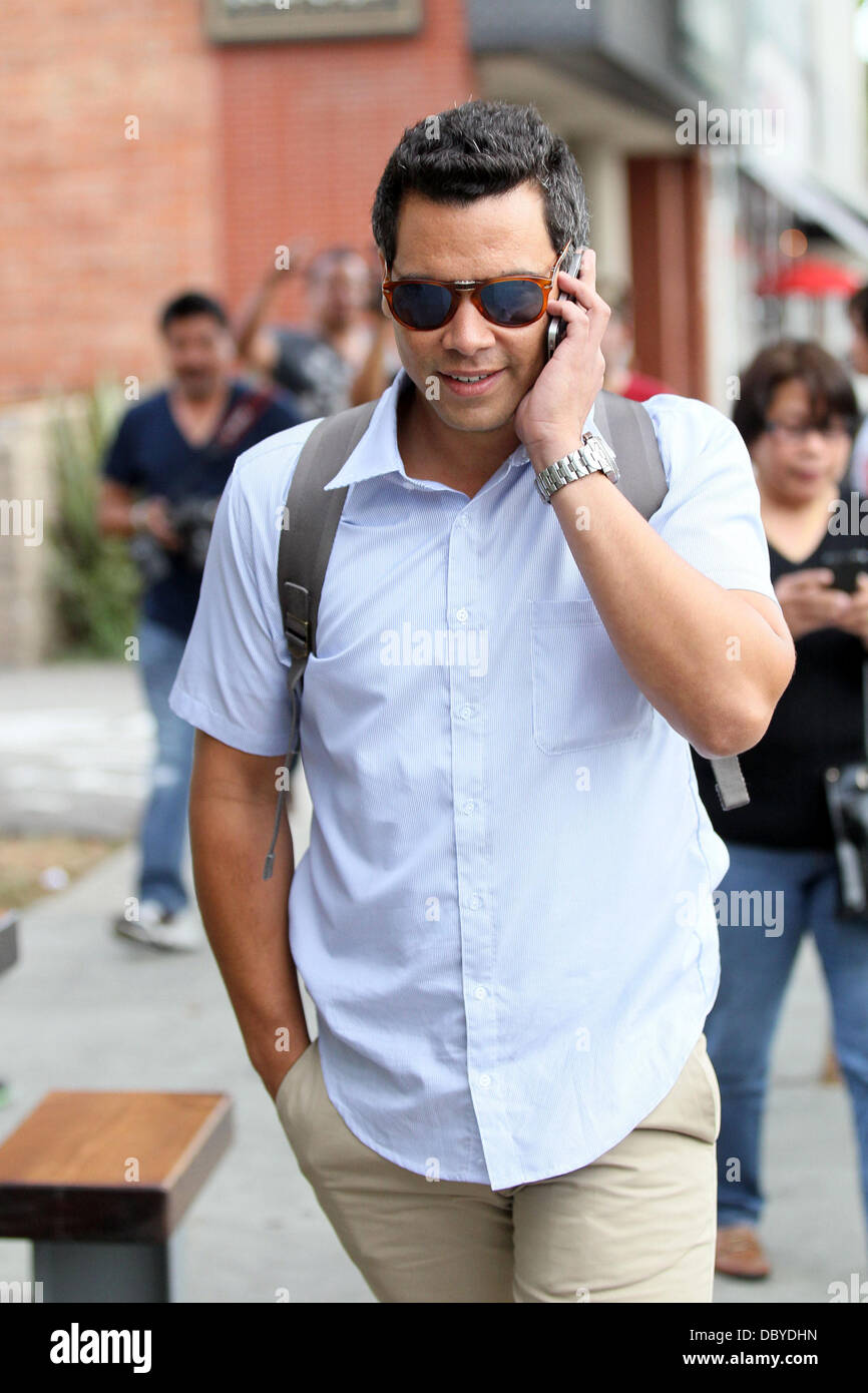 New father, Cash Warren steps out of a business meeting in Beverly ...