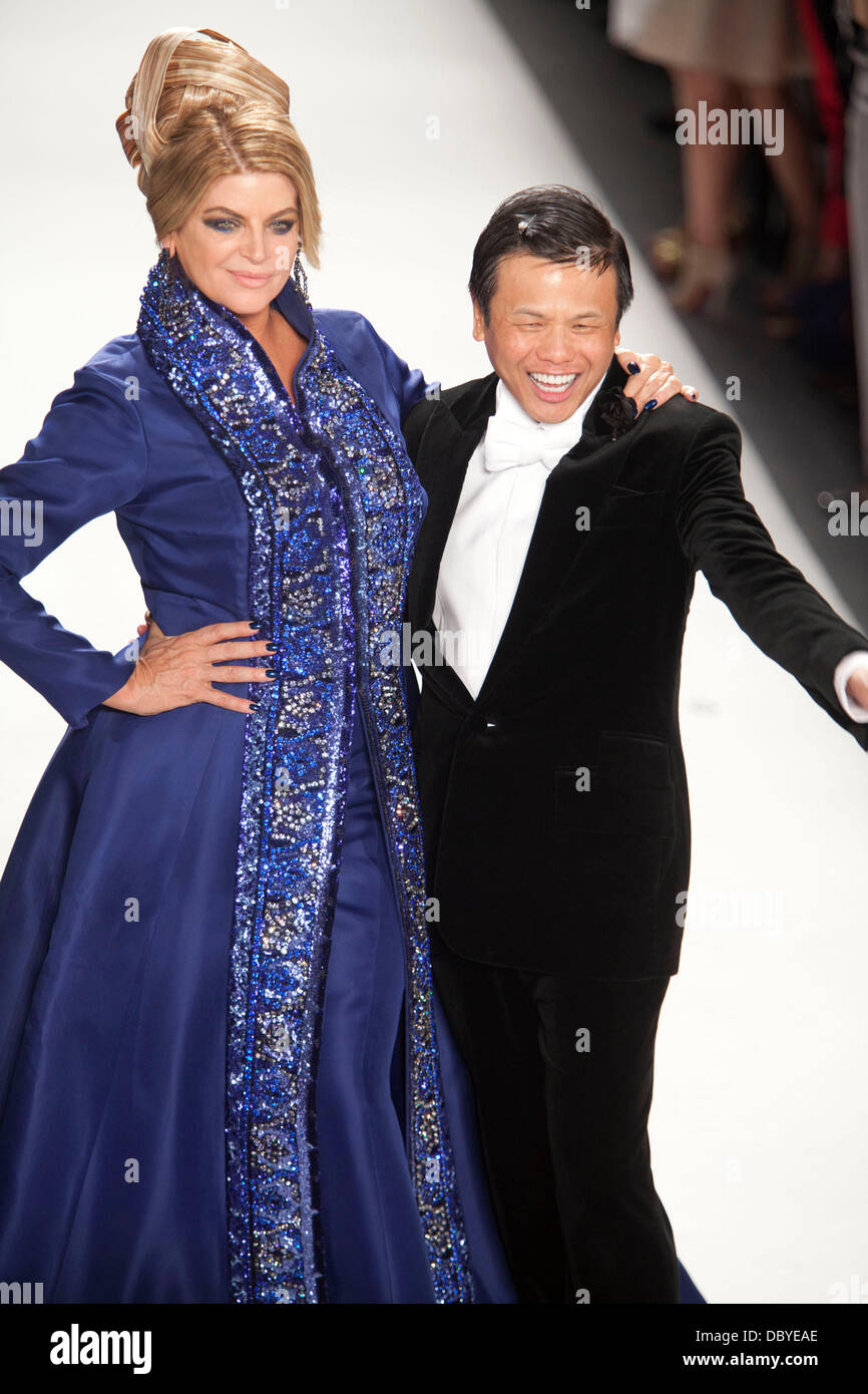 Kirstie alley designer zang toi hi-res stock photography and images - Alamy