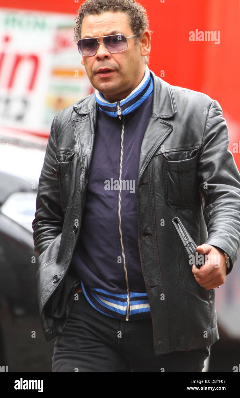 Craig charles coronation street hi-res stock photography and images - Alamy