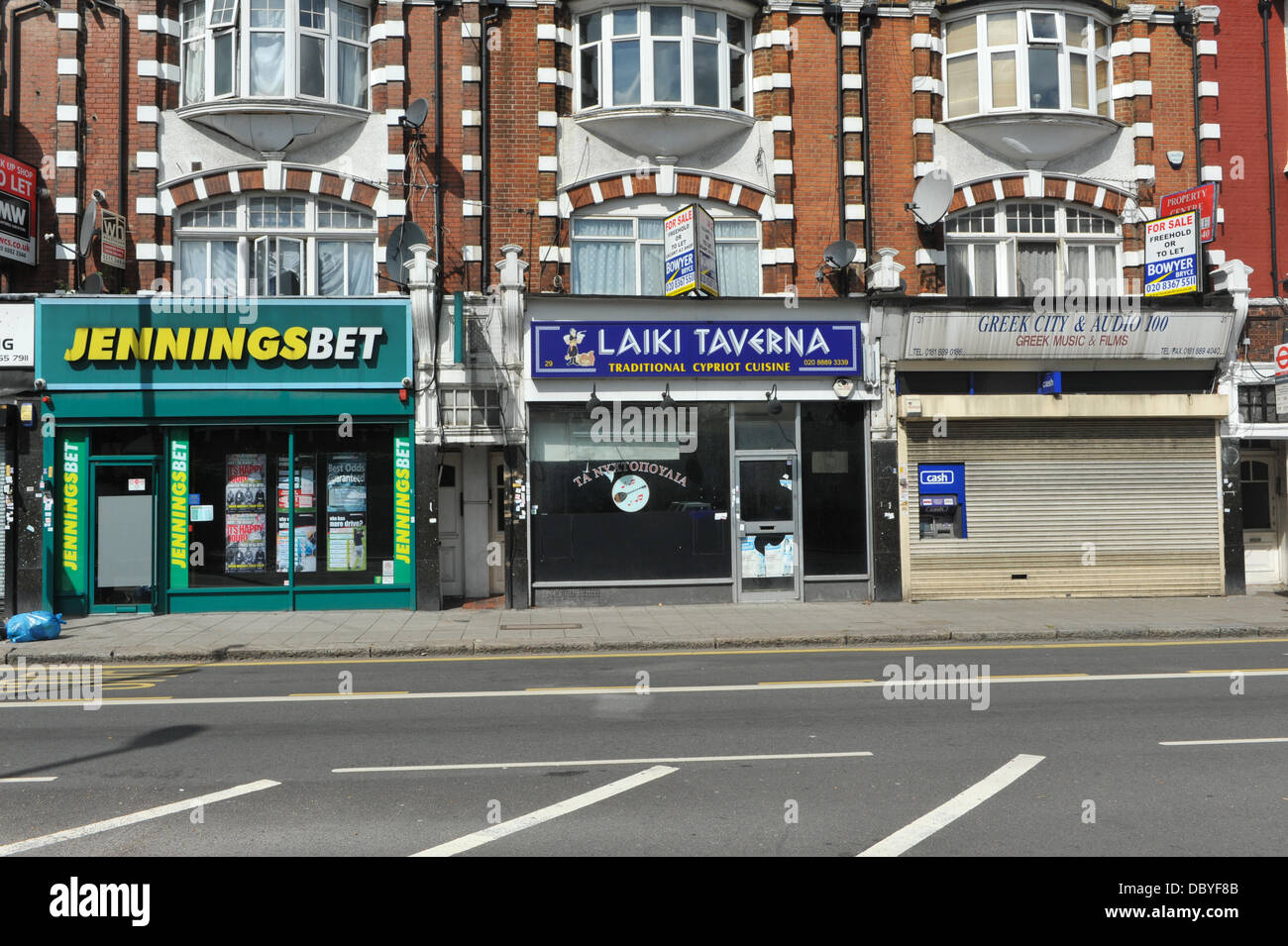 Empty shops on green lanes hi-res stock photography and images - Alamy