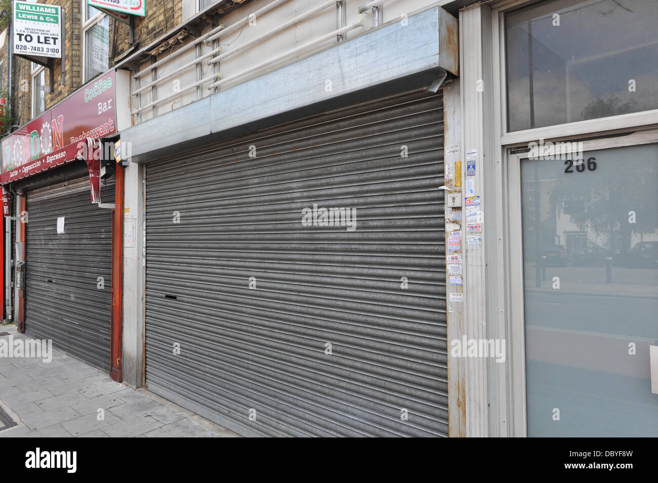 Empty shops on green lanes hi-res stock photography and images - Alamy