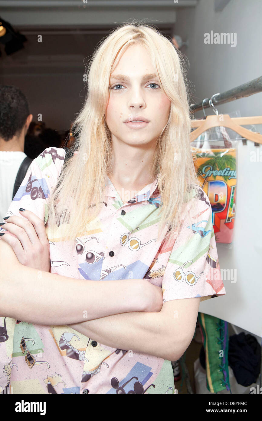 Andrej Pejic Jovem Ex Refugiada, Modelo Transexual Andreja Pejic