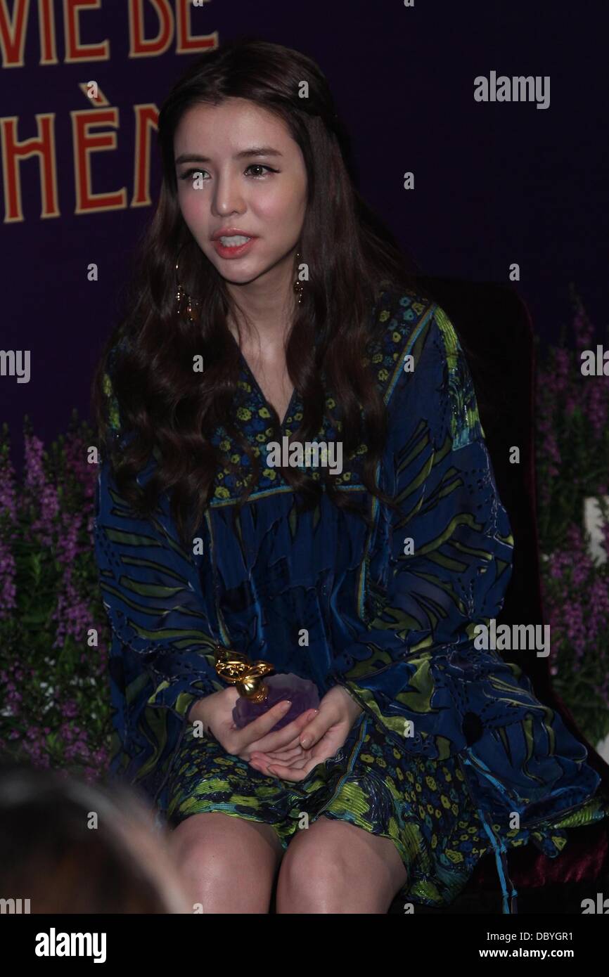 Tia lee hi-res stock photography and images - Alamy