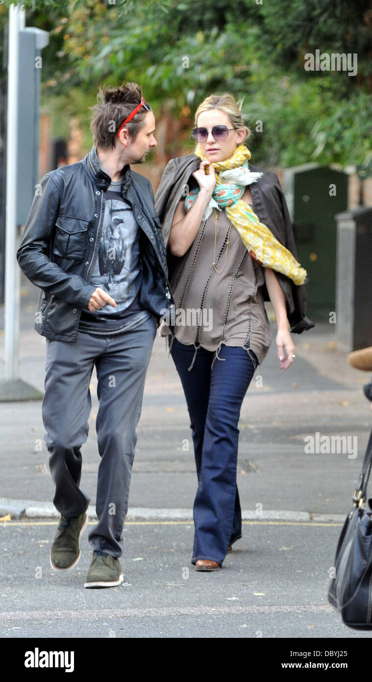 Kate hudson and matt bellamy hi-res stock photography and images - Alamy