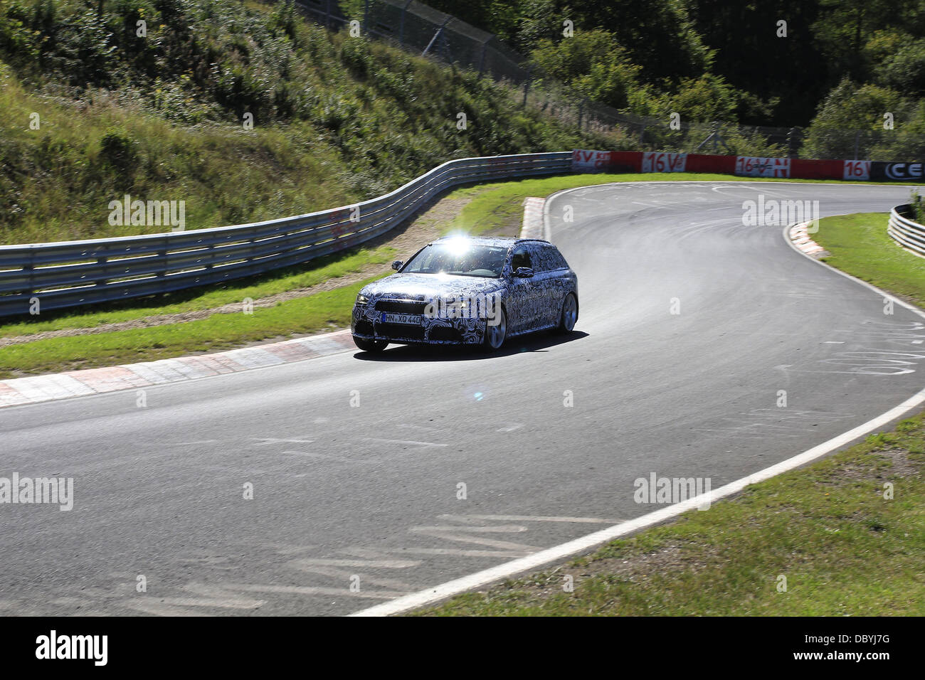 Preview 'spy shots' of the Lexus LS and wide bodykit and hearable ...