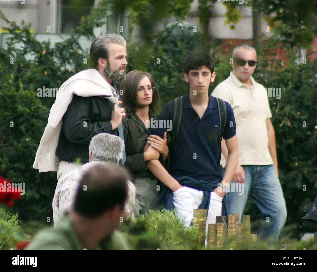 Penelope Cruz with Adnan Haskovic Penelope Cruz on the set of her ...