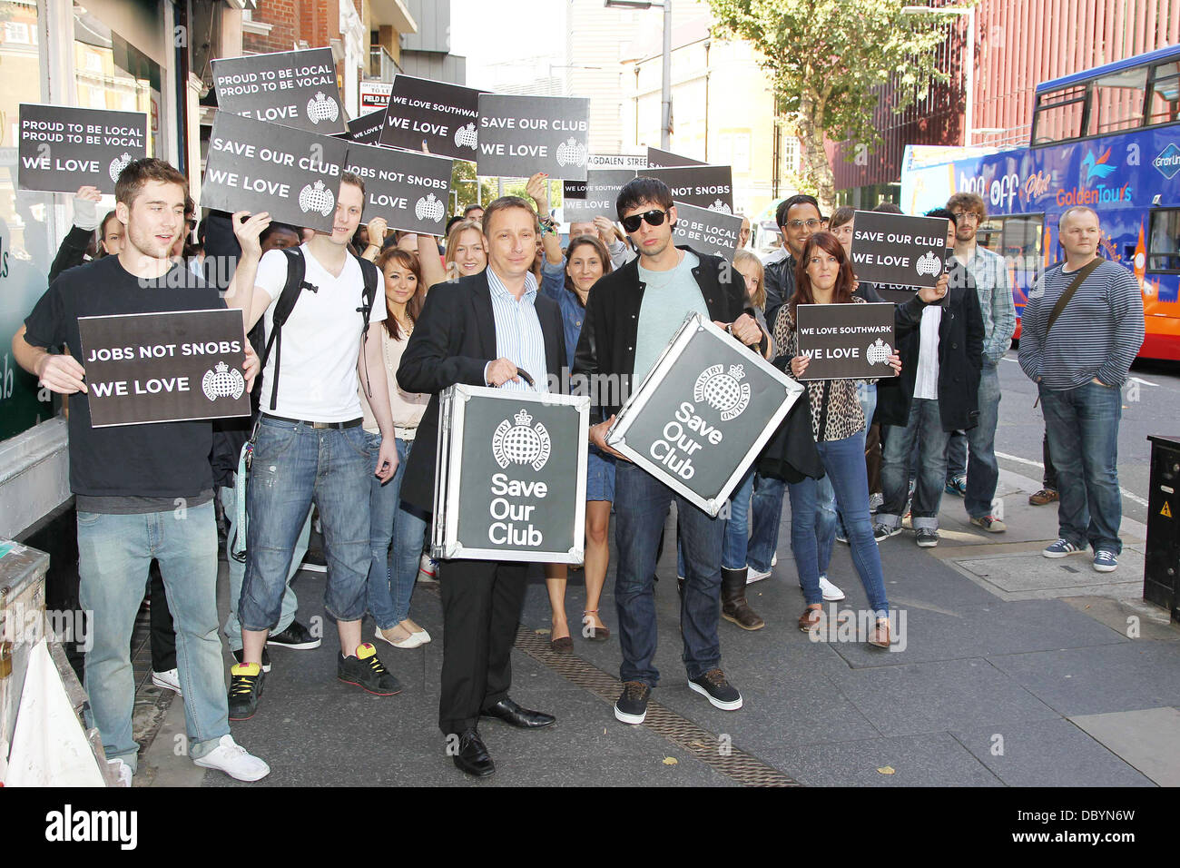 Example rapper hi-res stock photography and images - Alamy