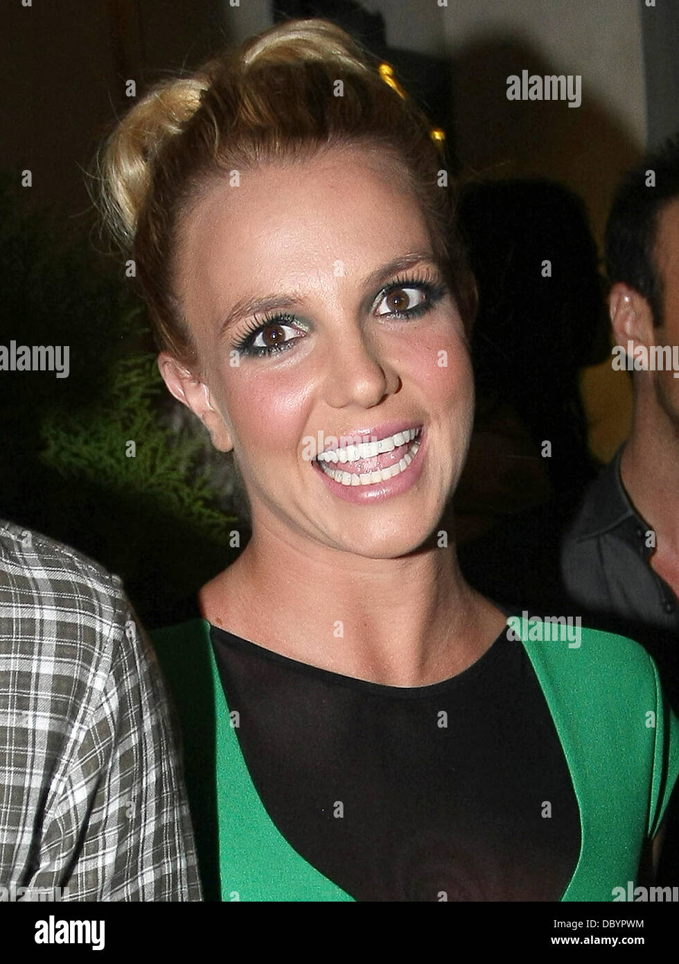 Britney Spears leaving a hotel in London London, England - 16.09.11 ...