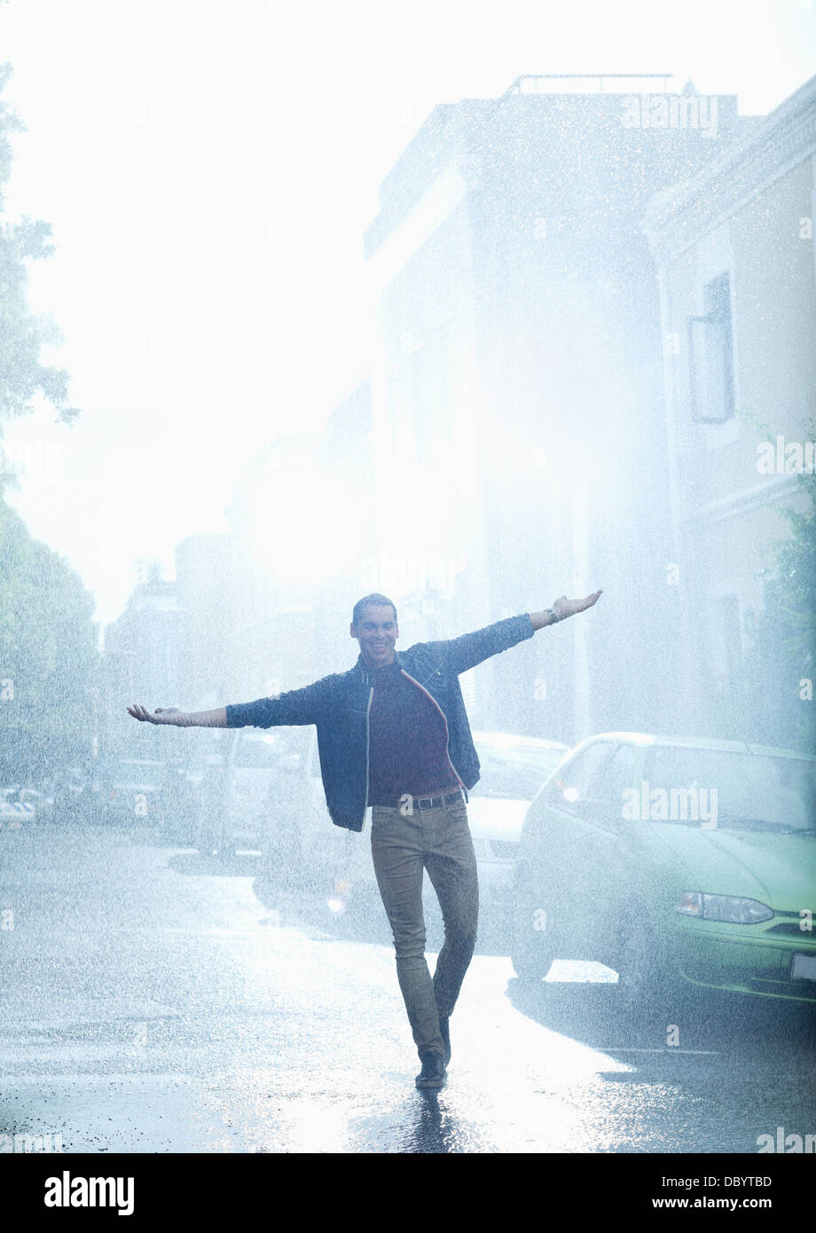 Posing outstretched arms hi-res stock photography and images - Alamy