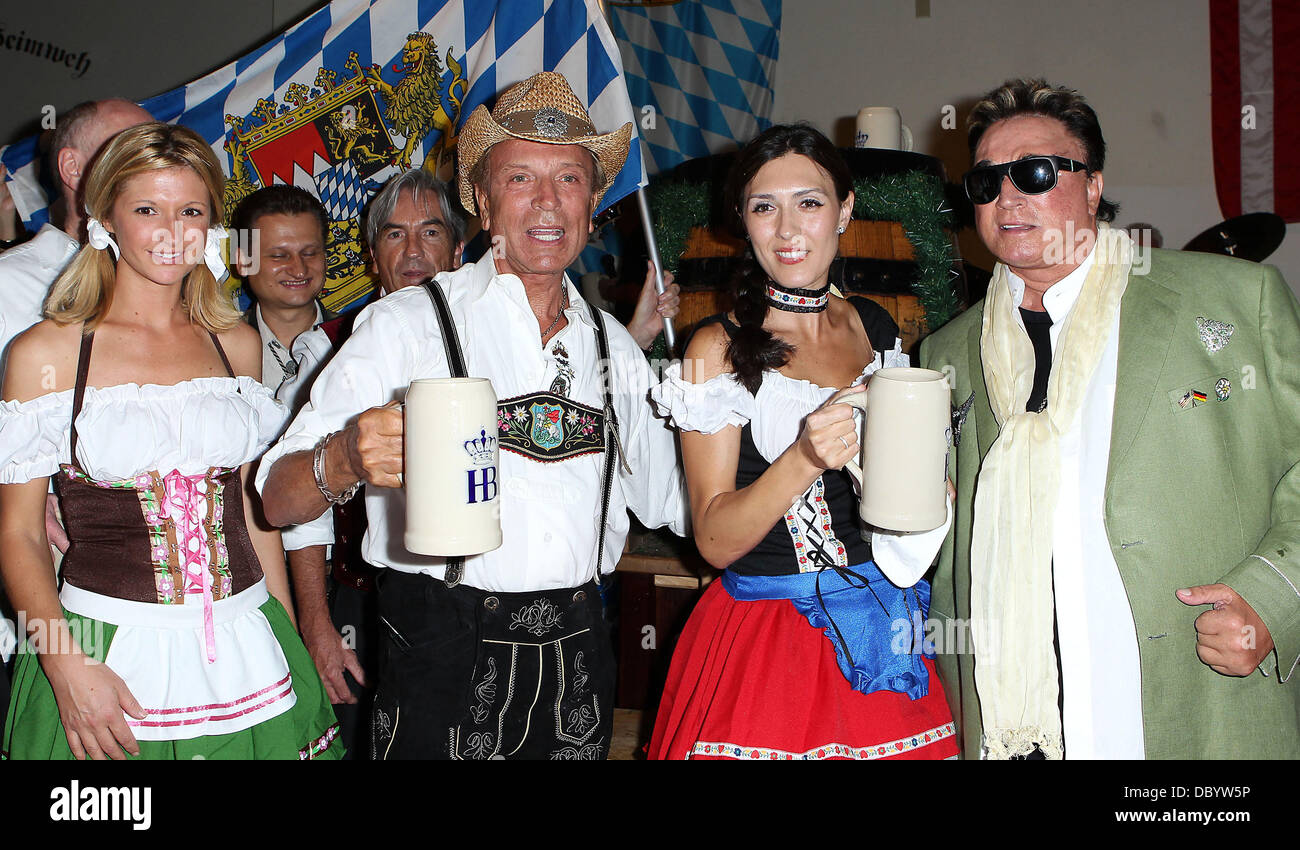 Stacy Sophone, Siegfried Fischbacher Eugenia Cho and Roy Horn Siegfried ...