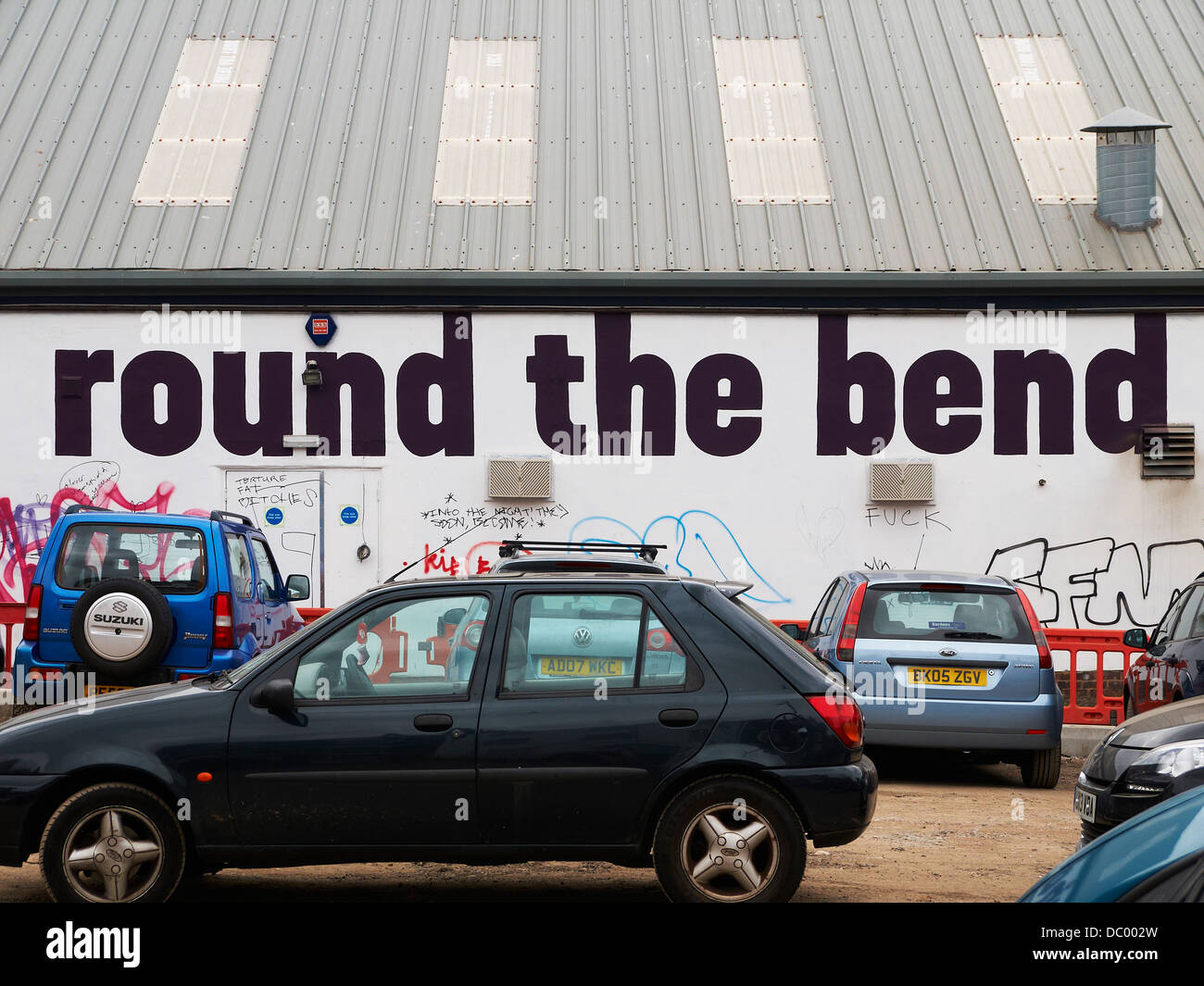 Bend in wall hi-res stock photography and images - Alamy