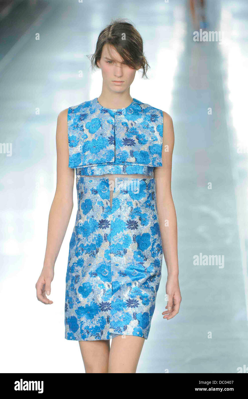 Model London Fashion Week Spring/Summer 2012 - Christopher Kane ...