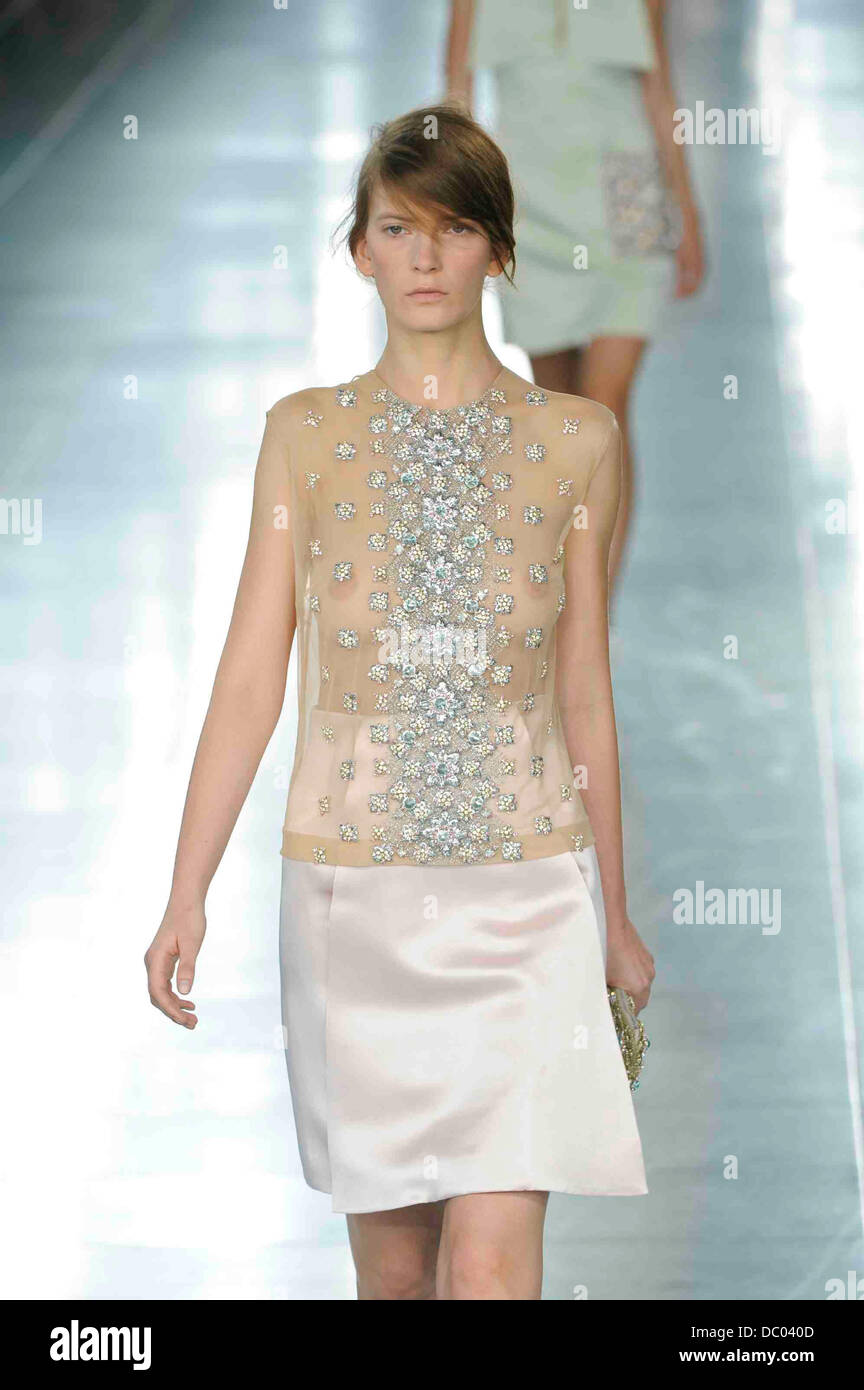 Christopher kane spring summer hi-res stock photography and images - Alamy