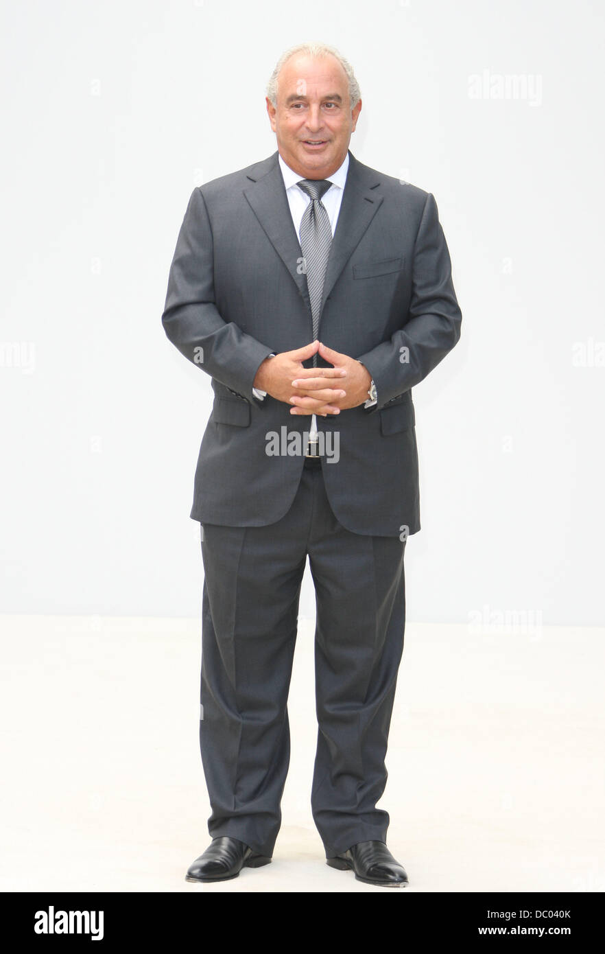 Phillip green and posed hi-res stock photography and images - Alamy