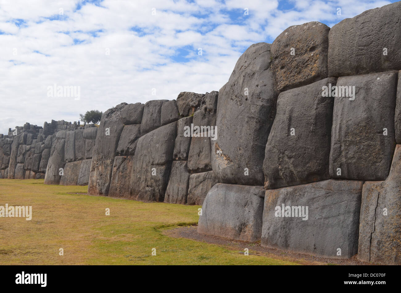 Giant stone walls sacsayhuaman inca hi-res stock photography and images ...