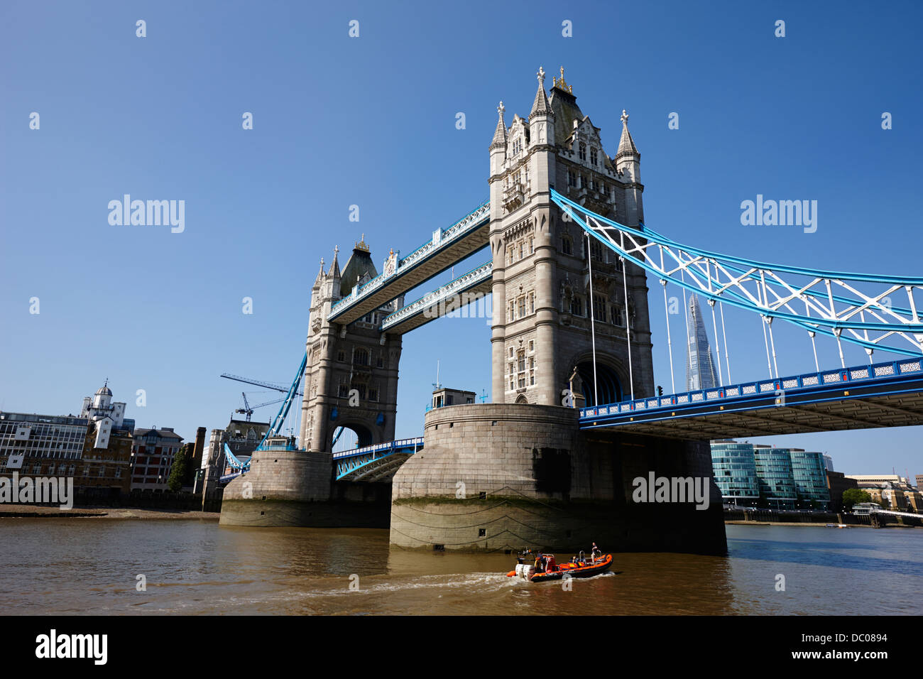 Tower bridge in london bridge hi-res stock photography and images - Alamy