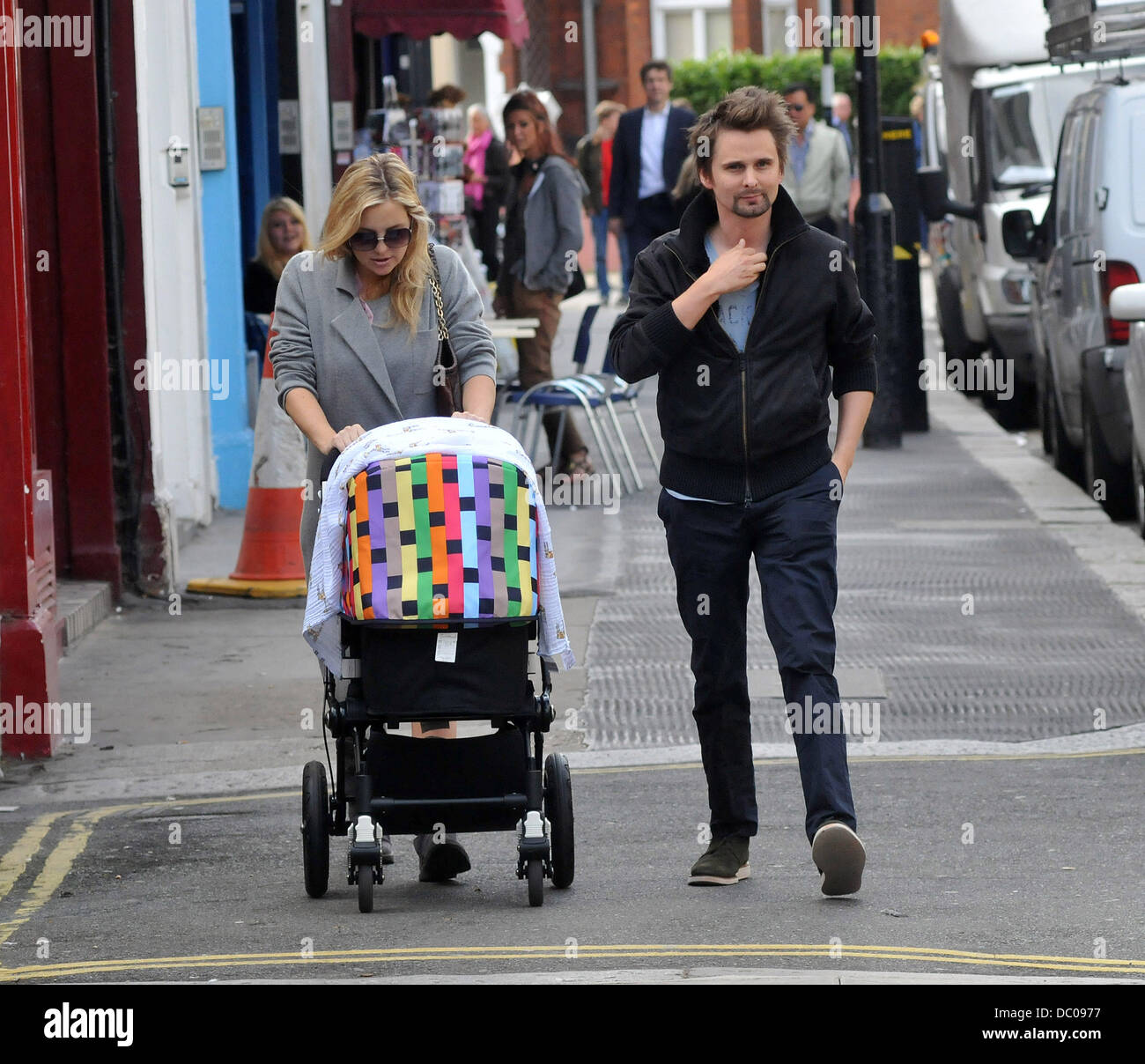 Kate Hudson and Matt Bellamy walking in Primrose Hill with their son ...