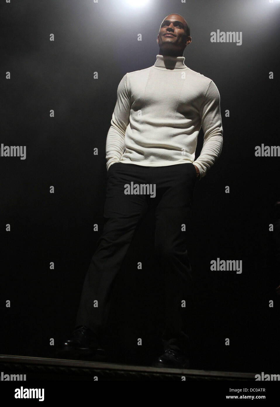 Model Macy's Passport Presents Glamorama 2011 at The Orpheum Theatre ...