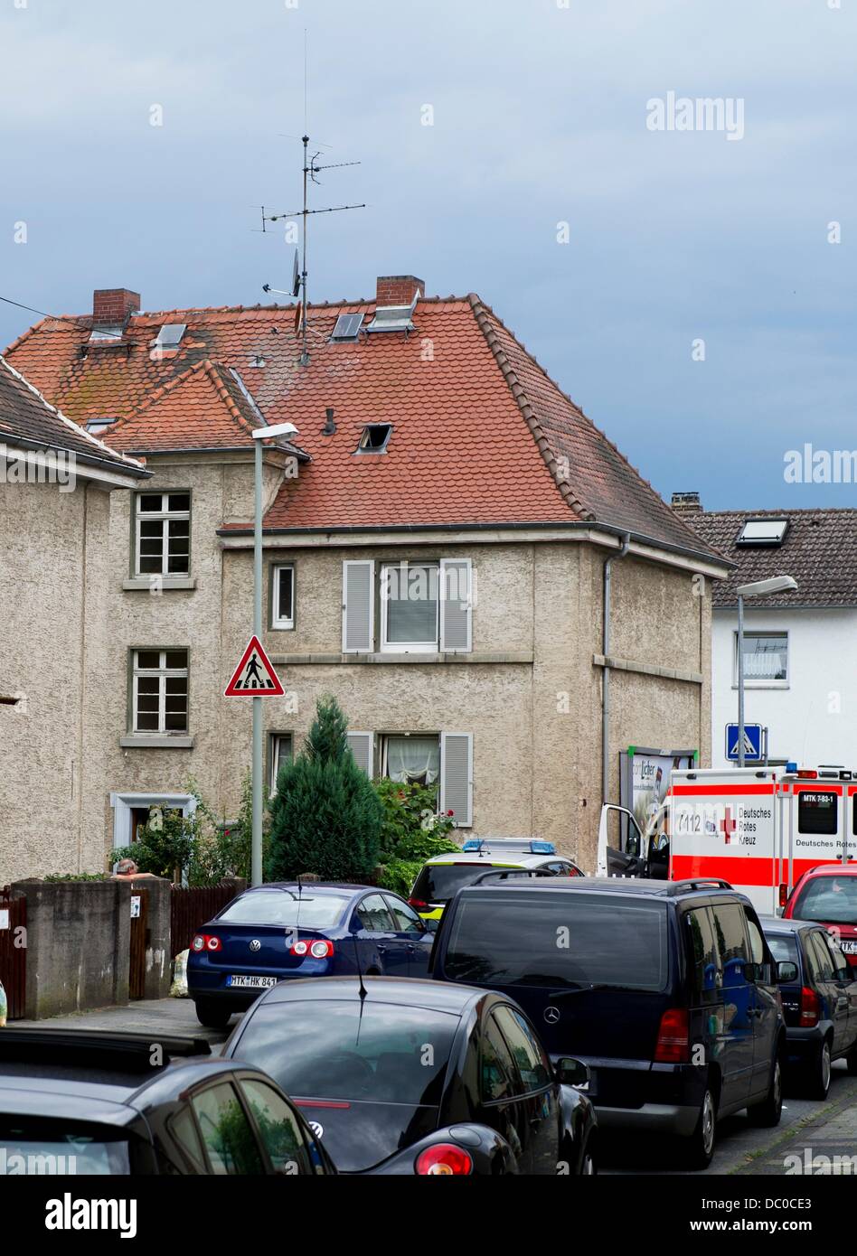Police special forces surround building hi-res stock photography and ...