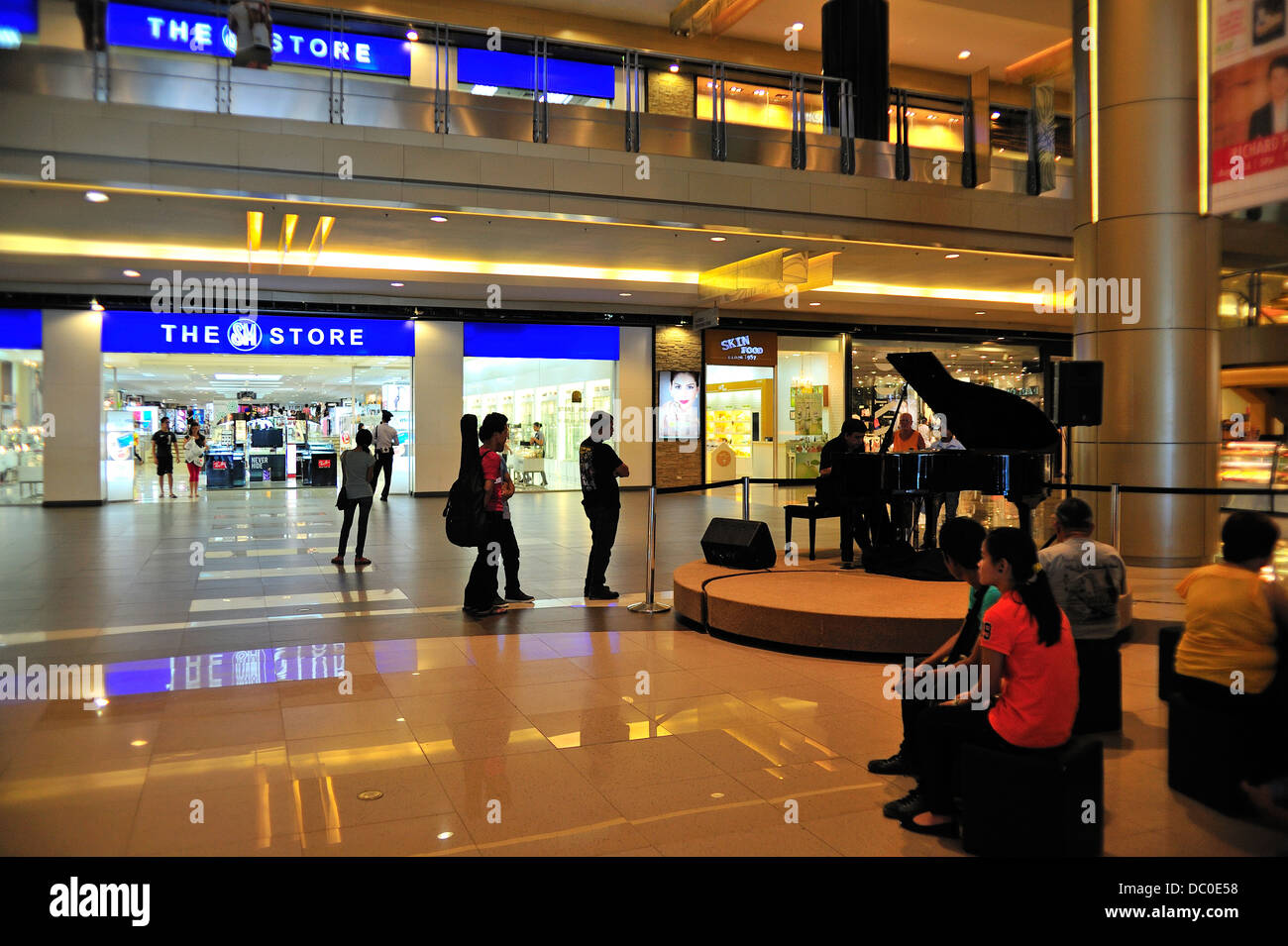 General Concourse SM City Mall Cebu Philippines Stock Photo - Alamy