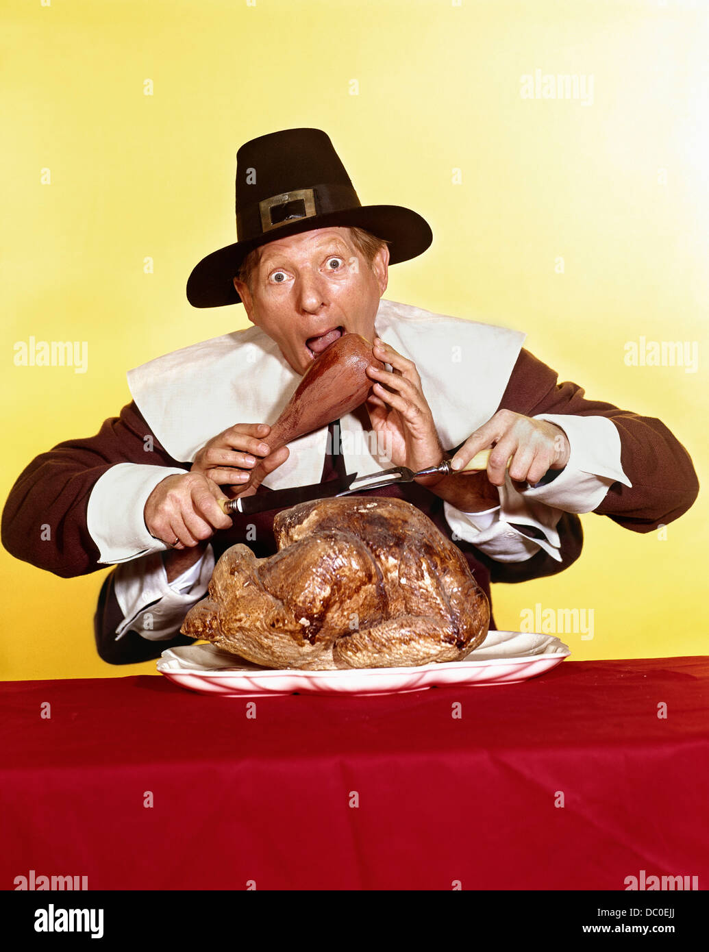 1964-1967 DANNY KAYE TV SHOW DANNY KAYE AS THANKSGIVING PILGRIM WITH ...