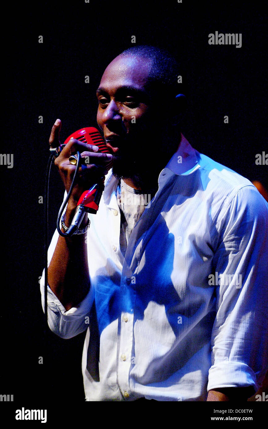 Mos Def performs at Fillmore Miami Beach at the Jackie Gleason Theater ...