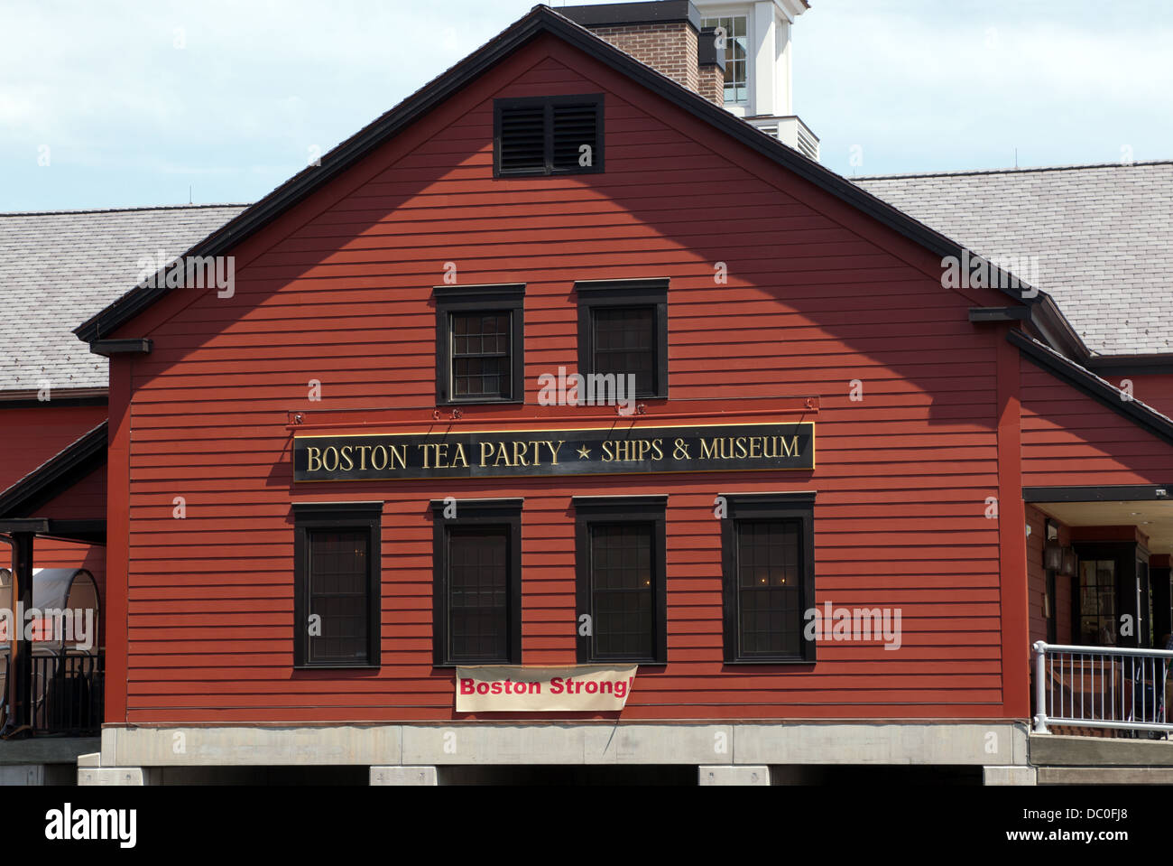 Boston tea party museum hi-res stock photography and images - Alamy