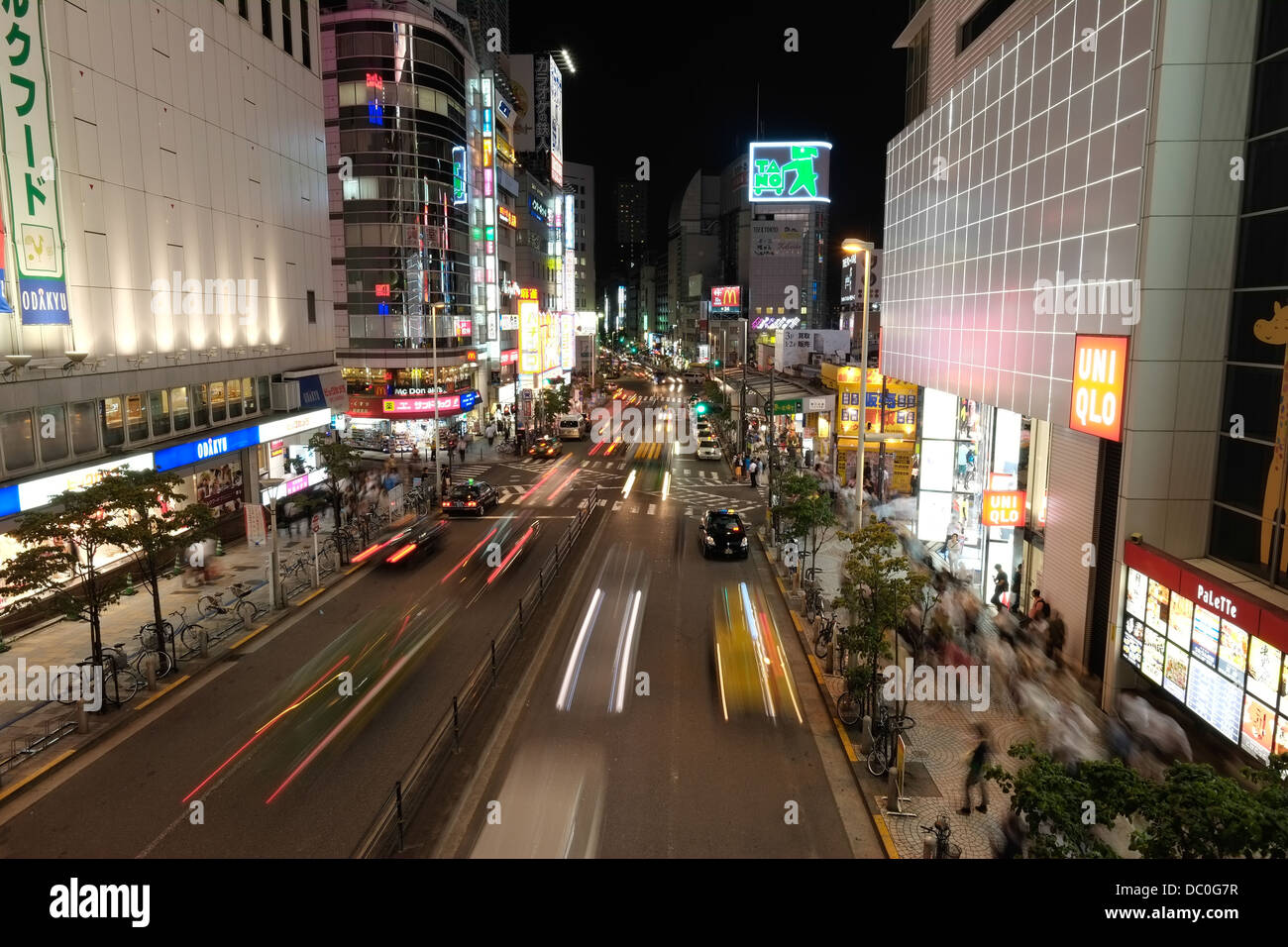 Tokyo crowds hi-res stock photography and images - Alamy