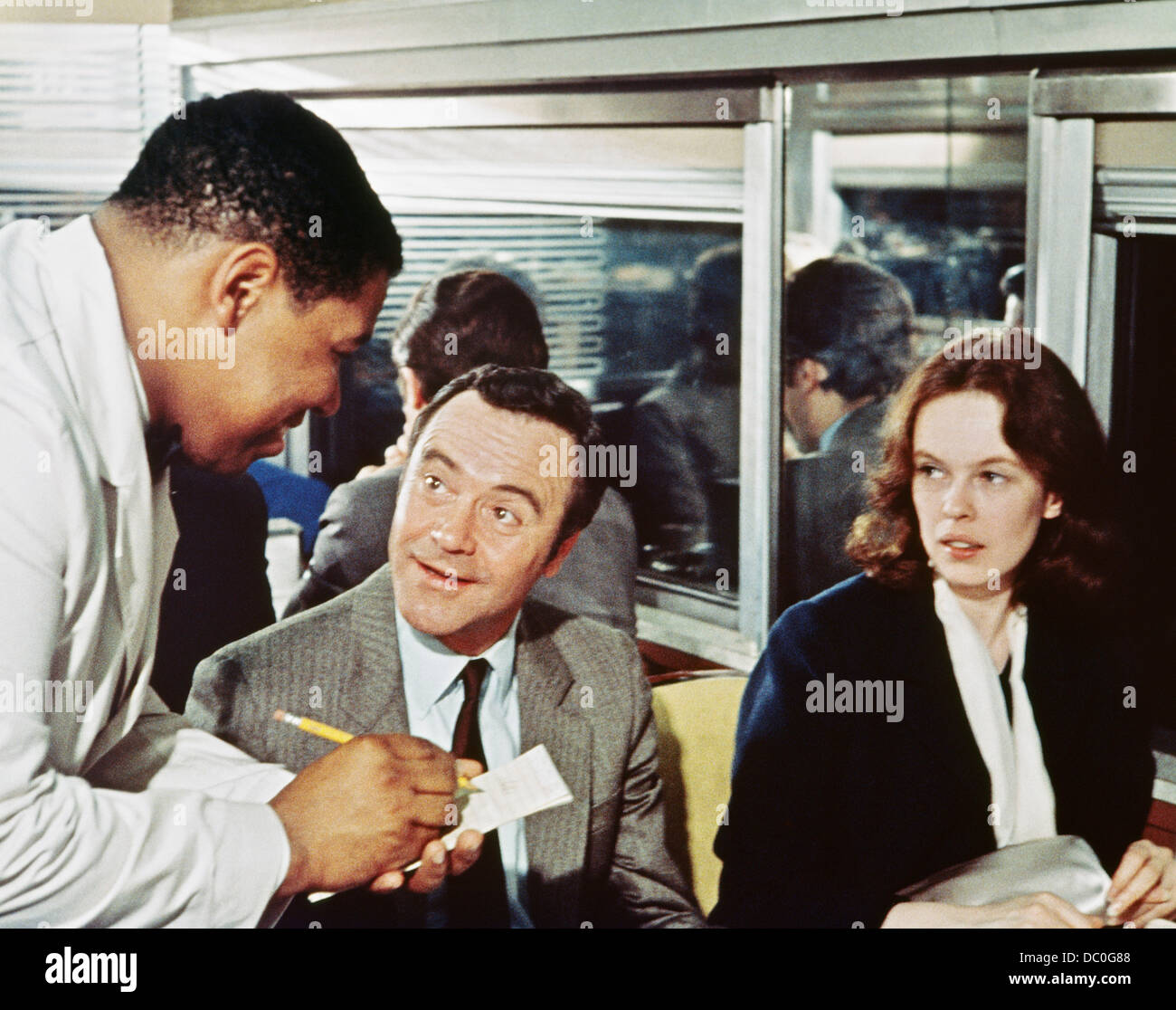 1970s 1970 COMEDY FILM THE OUT OF TOWNERS JACK LEMMON, SANDY DENNIS ...