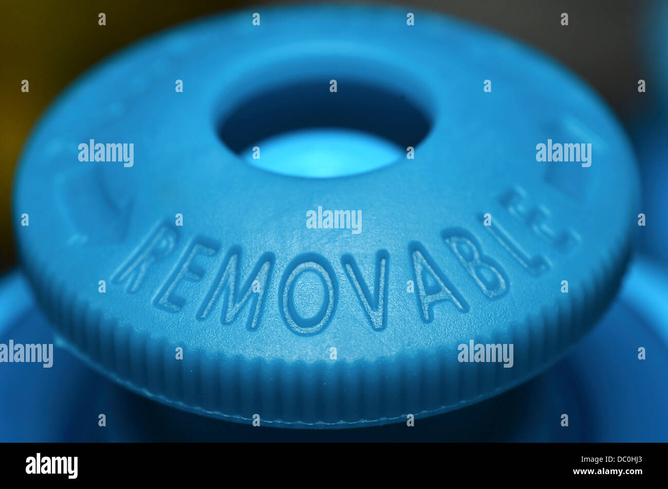 Removable pull and twist cap on a drinks bottle Stock Photo - Alamy