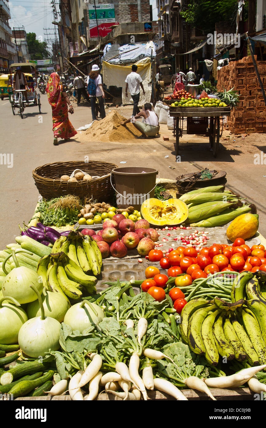 India street food cart hi-res stock photography and images - Alamy