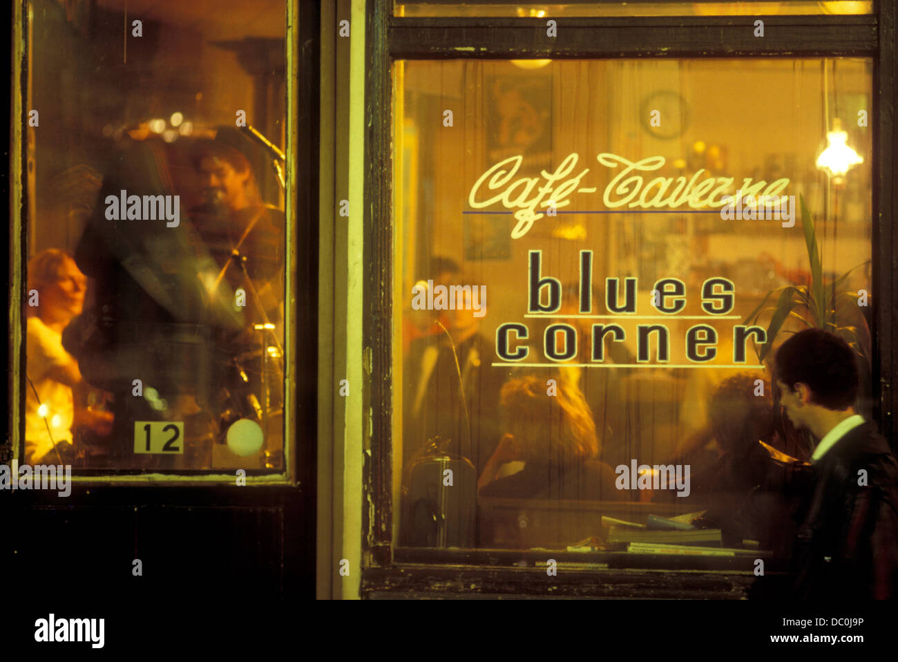 Music corner hi-res stock photography and images - Alamy