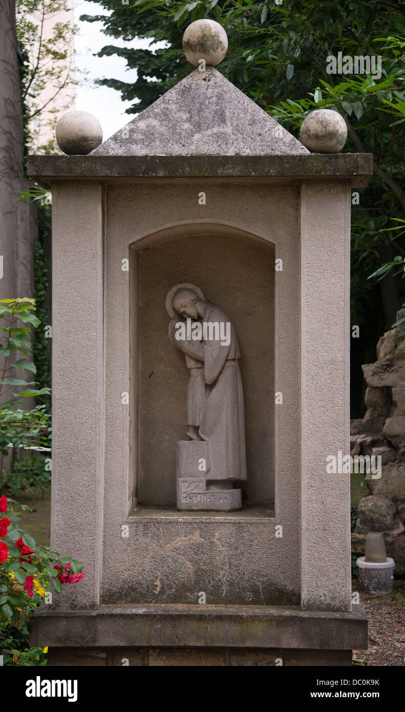 Statue of St Joseph, Picpus cemetery, Paris - burial site of many ...