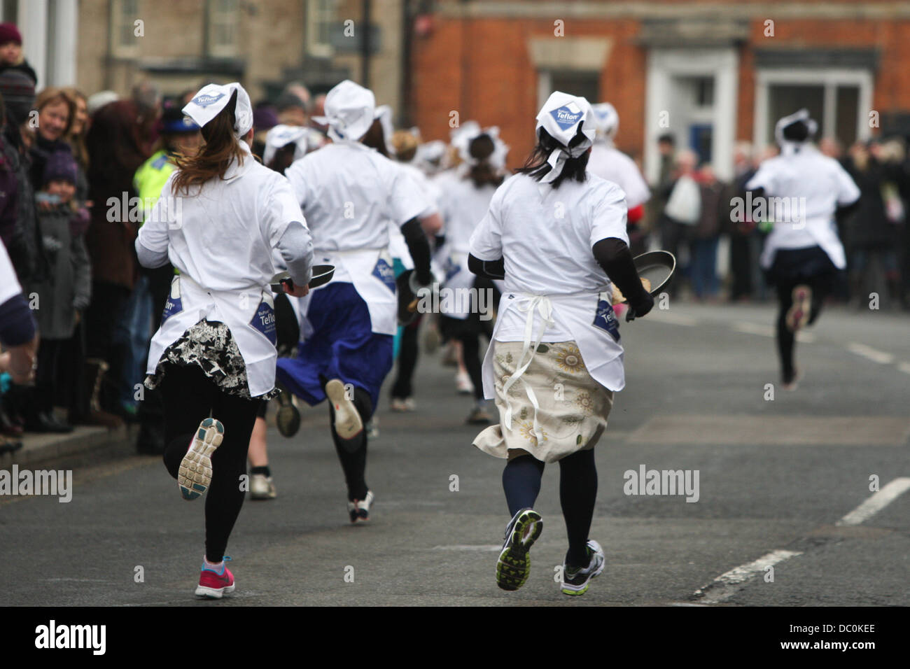 OLNEY PANCAKE RACE,THE OLDEST PANCAKE RACE IN THE WORLD Stock Photo - Alamy