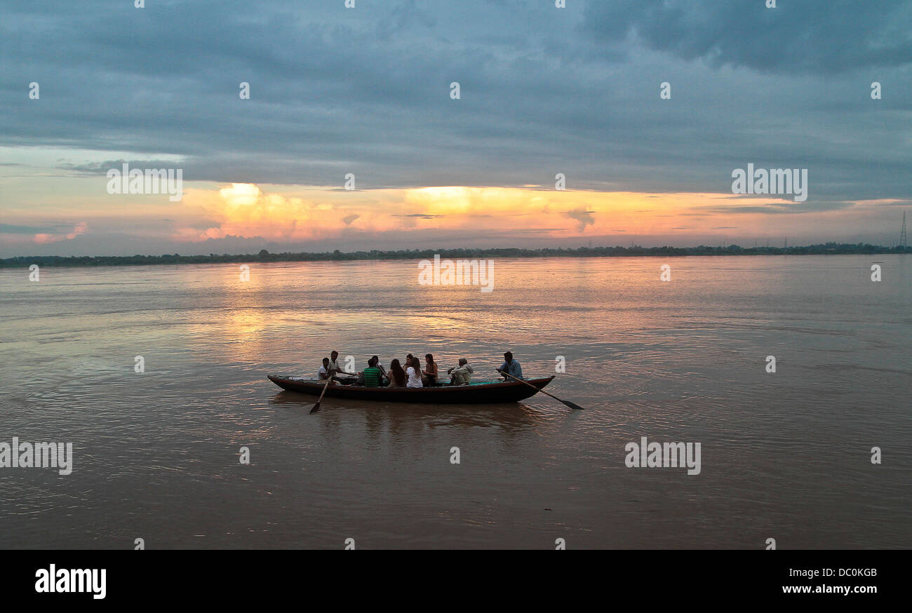 The ganges river at sunset hi-res stock photography and images - Alamy