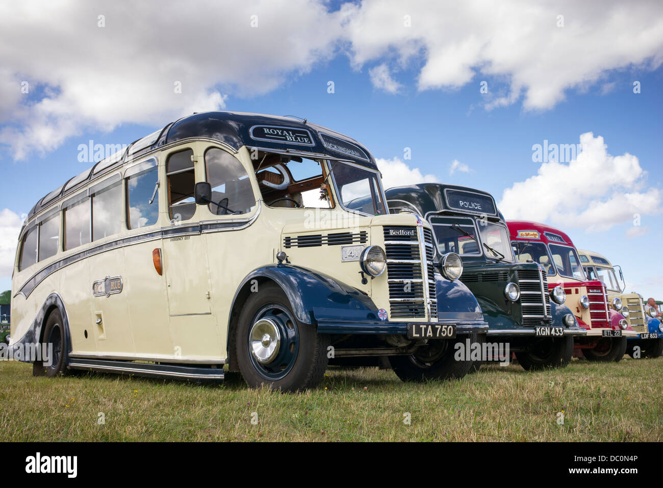 1950s bus vintage bus vintage buses hi-res stock photography and images ...