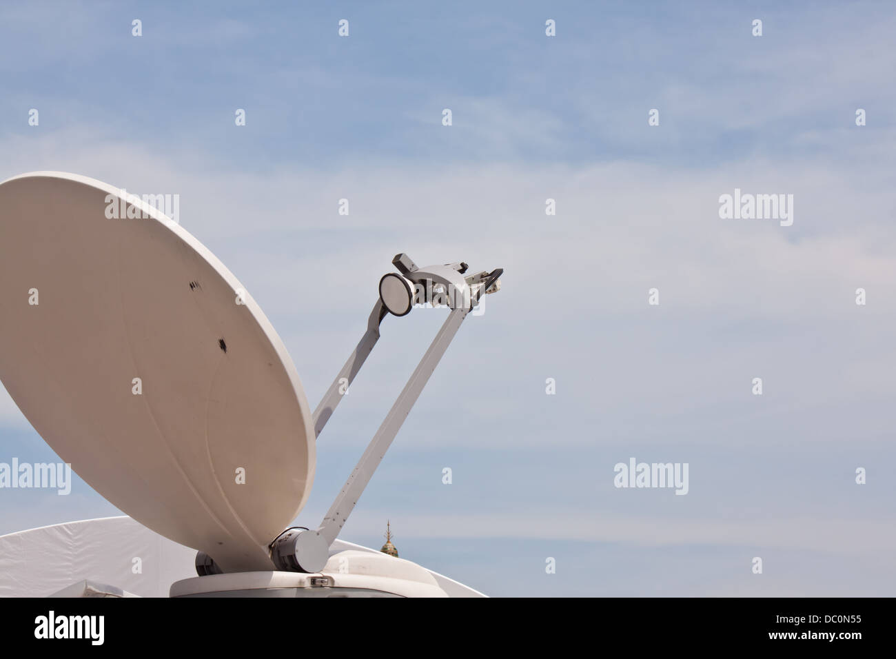 Satellite phone dish hi-res stock photography and images - Alamy