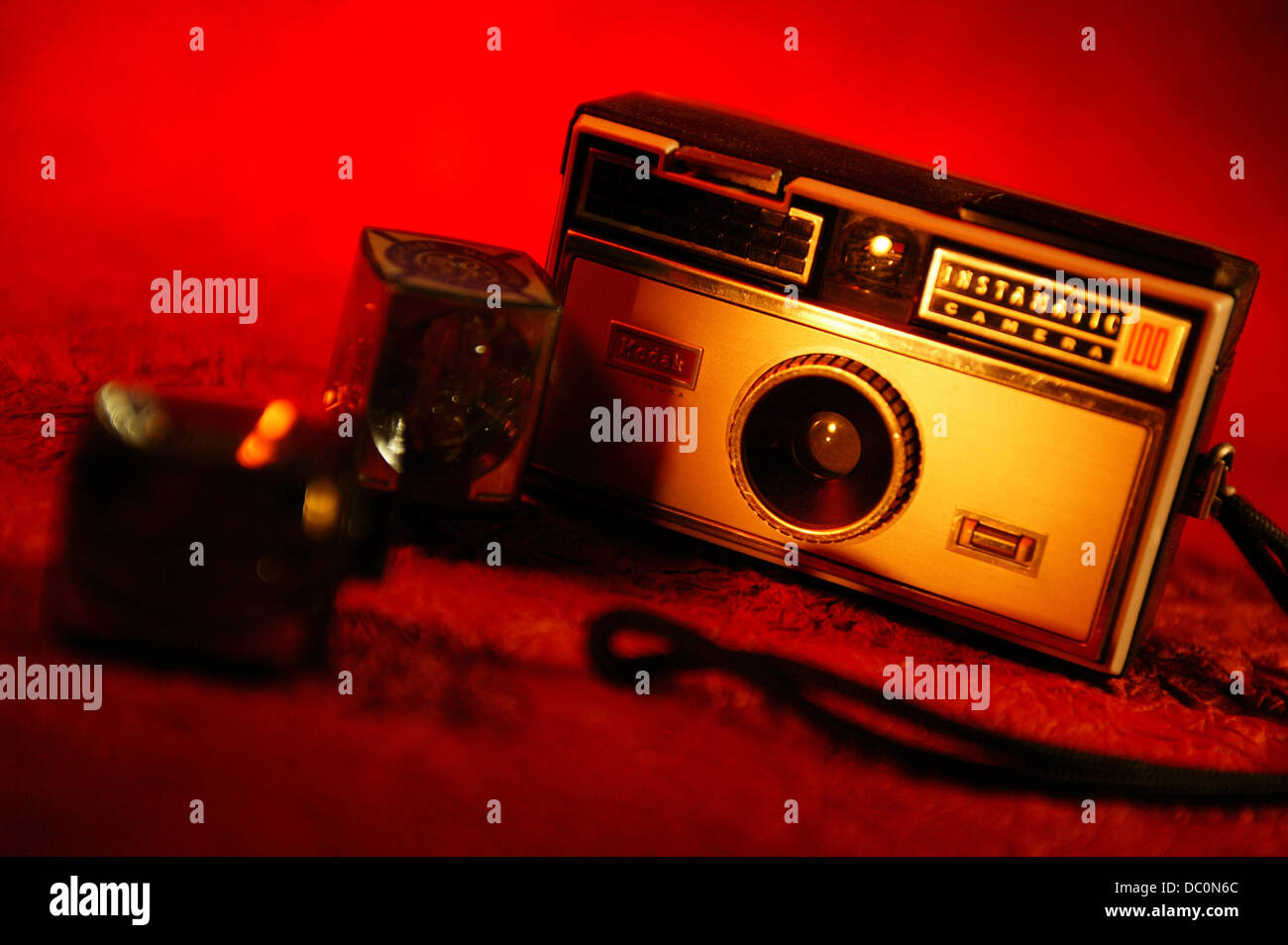 Instamatic flash camera hi-res stock photography and images - Alamy