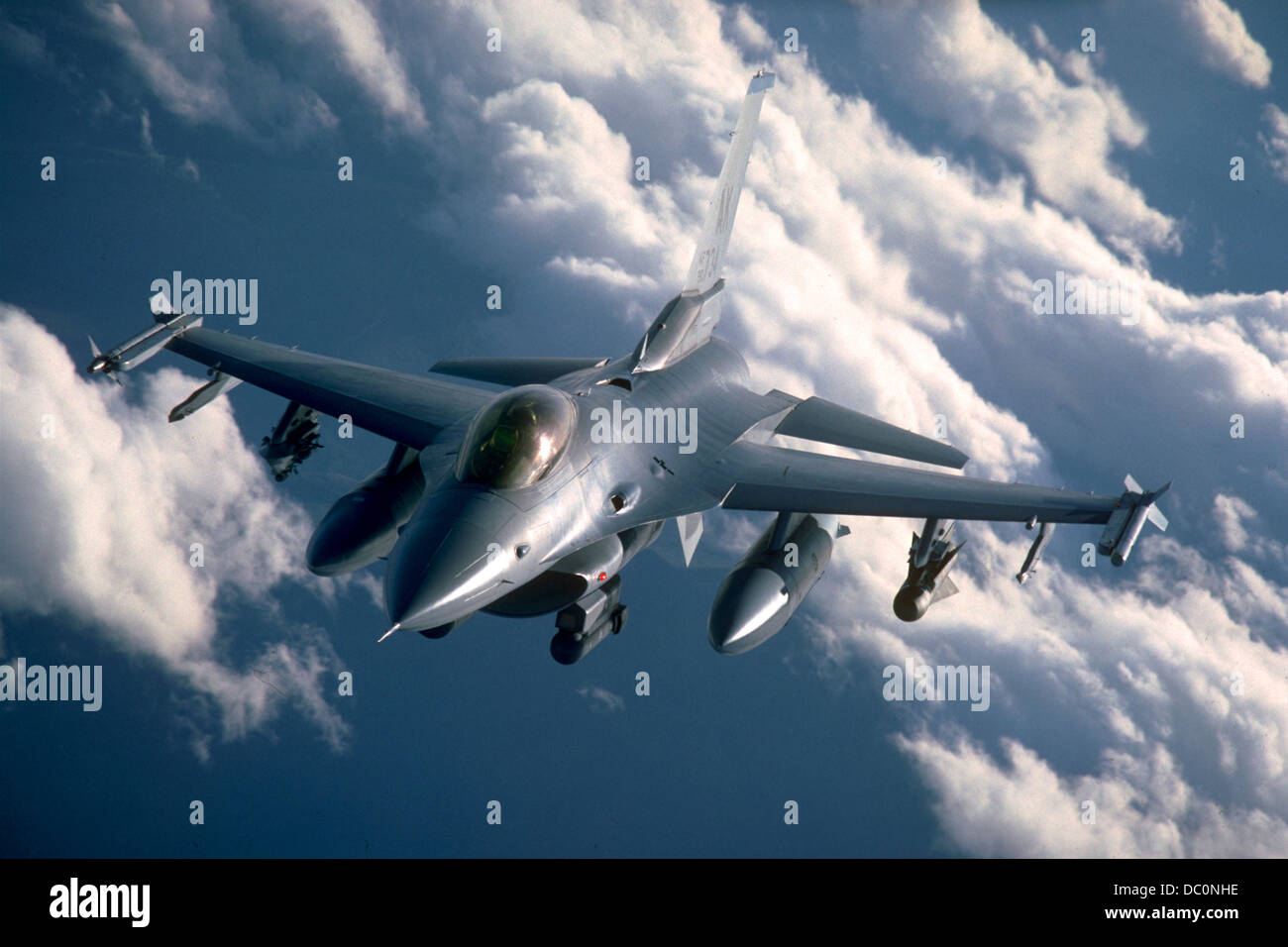 F-16 FALCON FIGHTER JET Stock Photo - Alamy