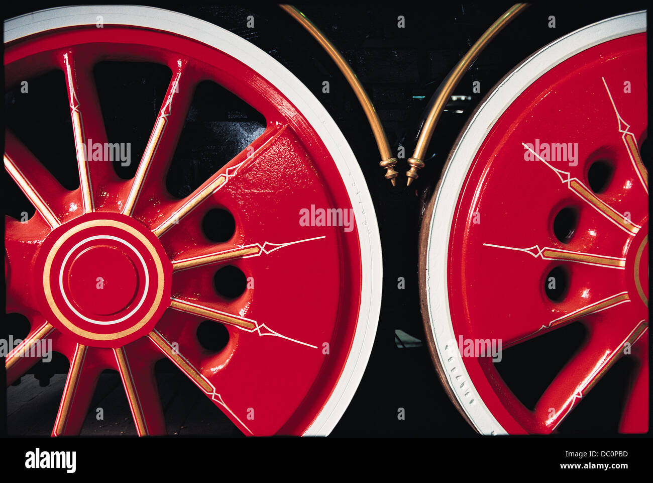 ANTIQUE RED TRAIN WHEELS CLOSE UP Stock Photo - Alamy