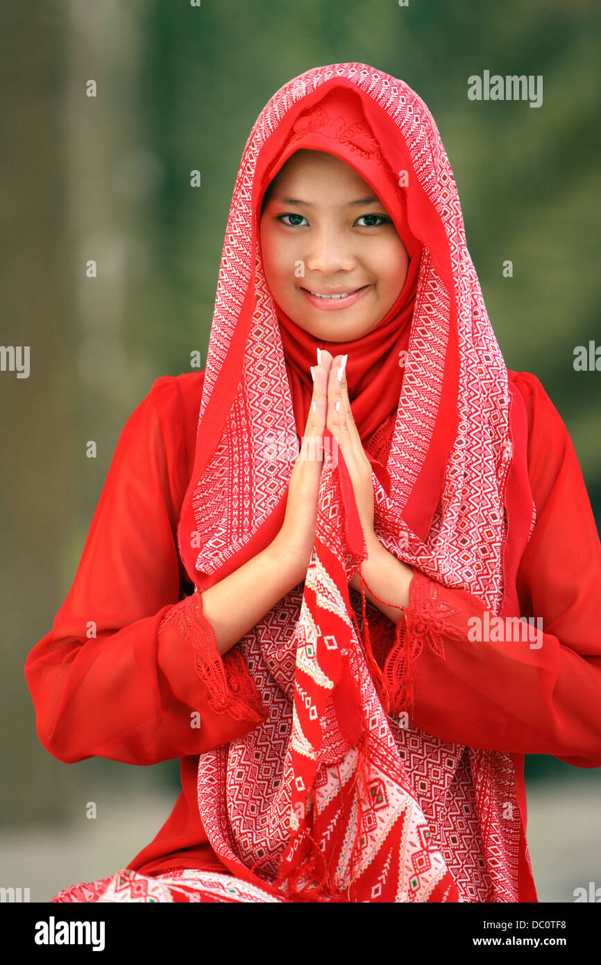 Muslim Girl Praying Stock Photo - Alamy