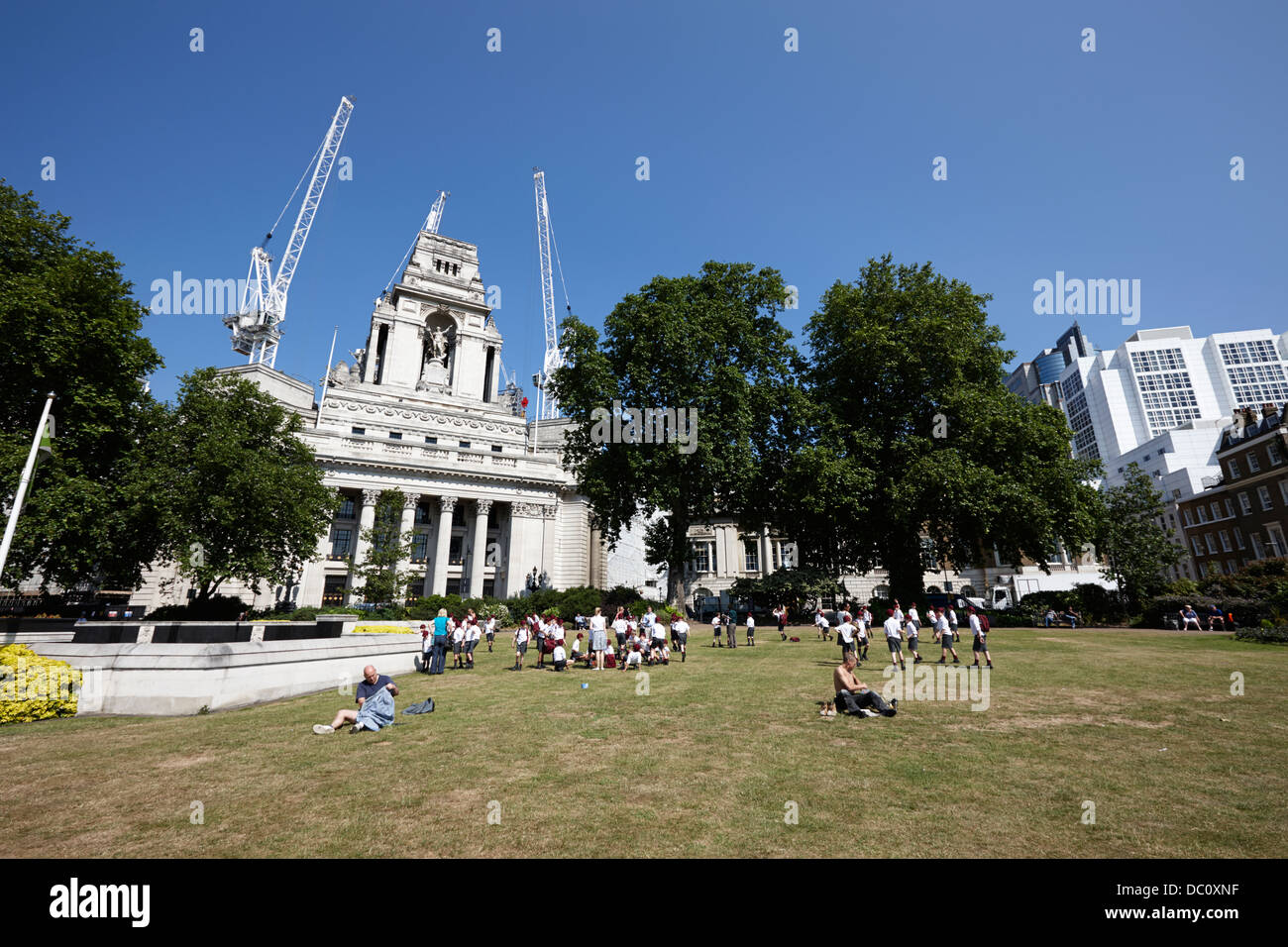 trinity square gardens tower hill london england uk Stock Photo - Alamy
