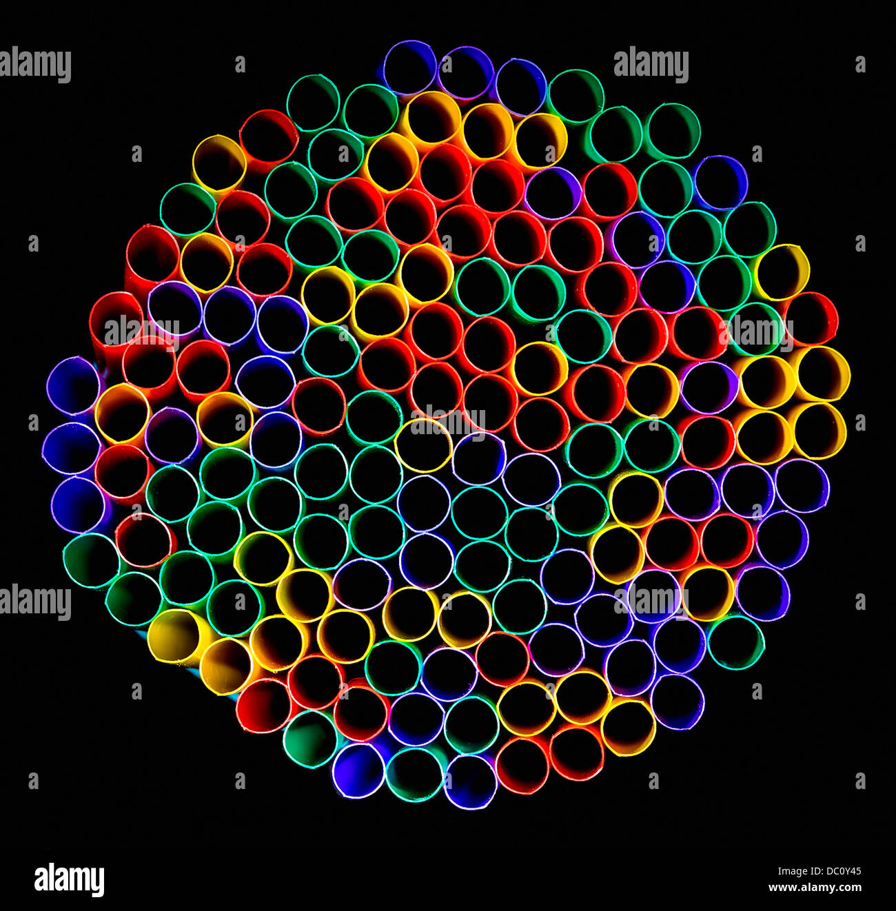 group of colored straws in a circle Stock Photo - Alamy