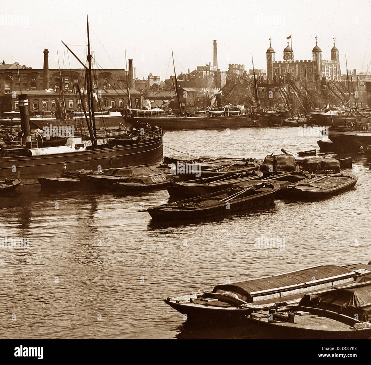 Tower of London from the River Thames Victorian period Stock Photo - Alamy