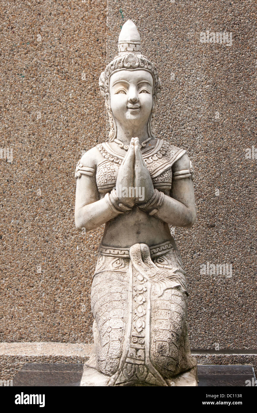 Face of fairy statue hi-res stock photography and images - Alamy
